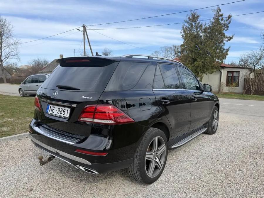 Черный Мерседес ГЛE 350 2018 в Вентспилс, объемом двигателя 3.00 л и пробегом 309 тыс. км за 20500 €, фото 7 на AUTOMOTO.COM.LV