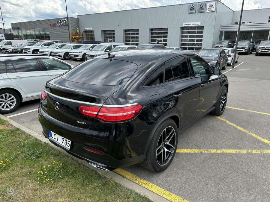 Melns Mercedes-Benz GLE 350 2018 Kauņa, ar dzinēja tilpumu 3.00 L un nobraukumu 83 tūkst. km par 33000 €, foto 5 vietnē AUTOMOTO.COM.LV