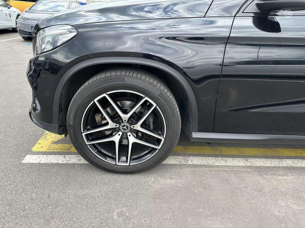 Melns Mercedes-Benz GLE 350 2018 Kauņa, ar dzinēja tilpumu 3.00 L un nobraukumu 83 tūkst. km par 33000 €, foto 7 vietnē AUTOMOTO.COM.LV