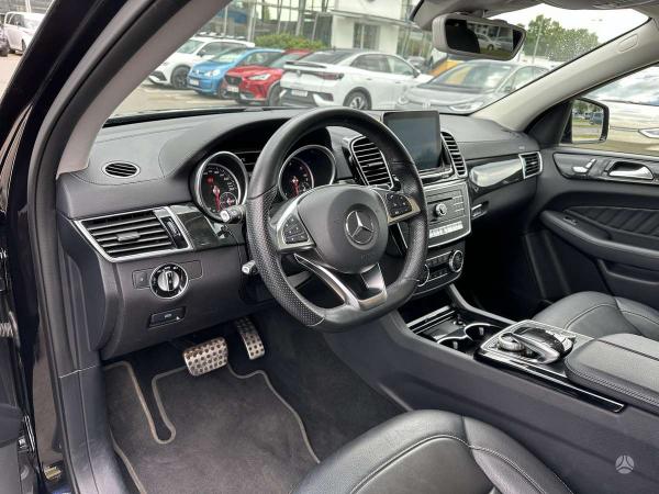 Melns Mercedes-Benz GLE 350 2018 Kauņa, ar dzinēja tilpumu 3.00 L un nobraukumu 83 tūkst. km par 33000 €, foto 8 vietnē AUTOMOTO.COM.LV