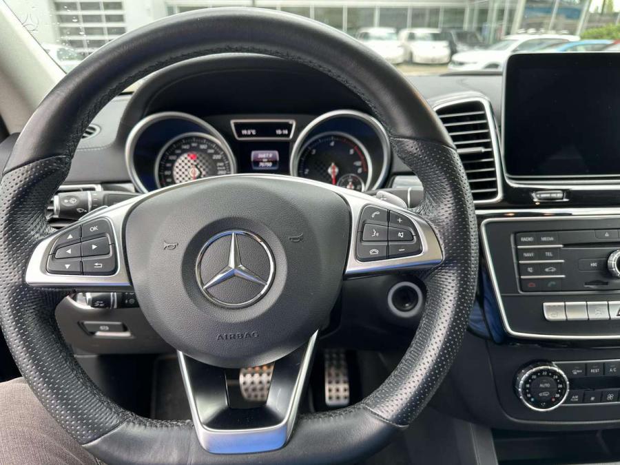 Melns Mercedes-Benz GLE 350 2018 Kauņa, ar dzinēja tilpumu 3.00 L un nobraukumu 83 tūkst. km par 33000 €, foto 10 vietnē AUTOMOTO.COM.LV