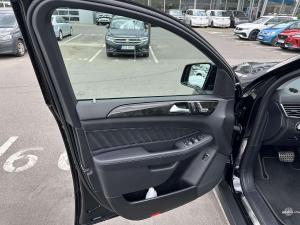 Melns Mercedes-Benz GLE 350 2018 Kauņa, ar dzinēja tilpumu 3.00 L un nobraukumu 83 tūkst. km par 33000 €, foto 14 vietnē AUTOMOTO.COM.LV