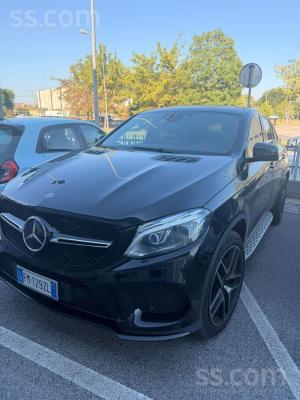 Black Mercedes-Benz GLE 350 2018 in Riga, with an engine capacity of 3.00 L and mileage of 200 thousand km for 29900 €, photo  on AUTOMOTO.COM.LV