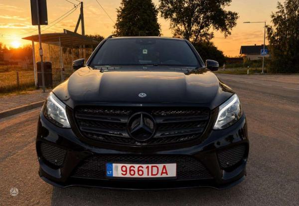 Черный Мерседес ГЛE 350 2018 в Вильнюс, объемом двигателя 2.99 л и пробегом 297 тыс. км за 22500 €, фото 3 на AUTOMOTO.COM.LV