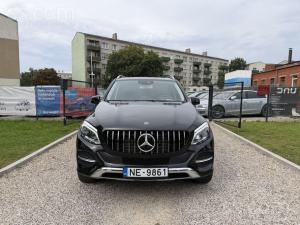 Melns Mercedes-Benz GLE 350 2018 Ventspils, ar dzinēja tilpumu 3.00 L un nobraukumu 309 tūkst. km par 18500 €, foto 3 vietnē AUTOMOTO.COM.LV