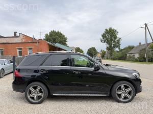 Melns Mercedes-Benz GLE 350 2018 Ventspils, ar dzinēja tilpumu 3.00 L un nobraukumu 309 tūkst. km par 18500 €, foto 6 vietnē AUTOMOTO.COM.LV