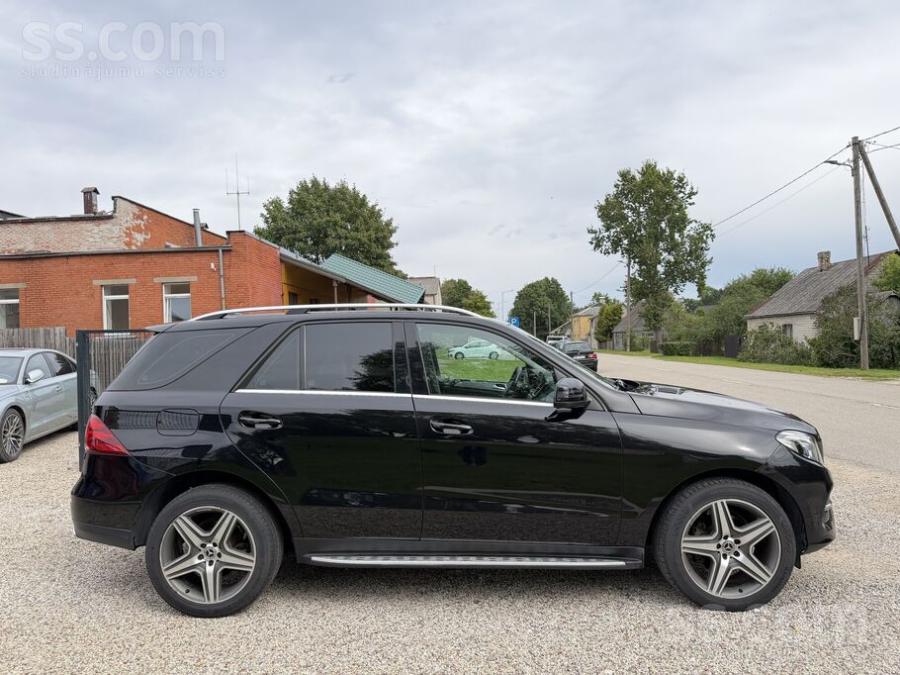 Melns Mercedes-Benz GLE 350 2018 Ventspils, ar dzinēja tilpumu 3.00 L un nobraukumu 309 tūkst. km par 18500 €, foto 6 vietnē AUTOMOTO.COM.LV