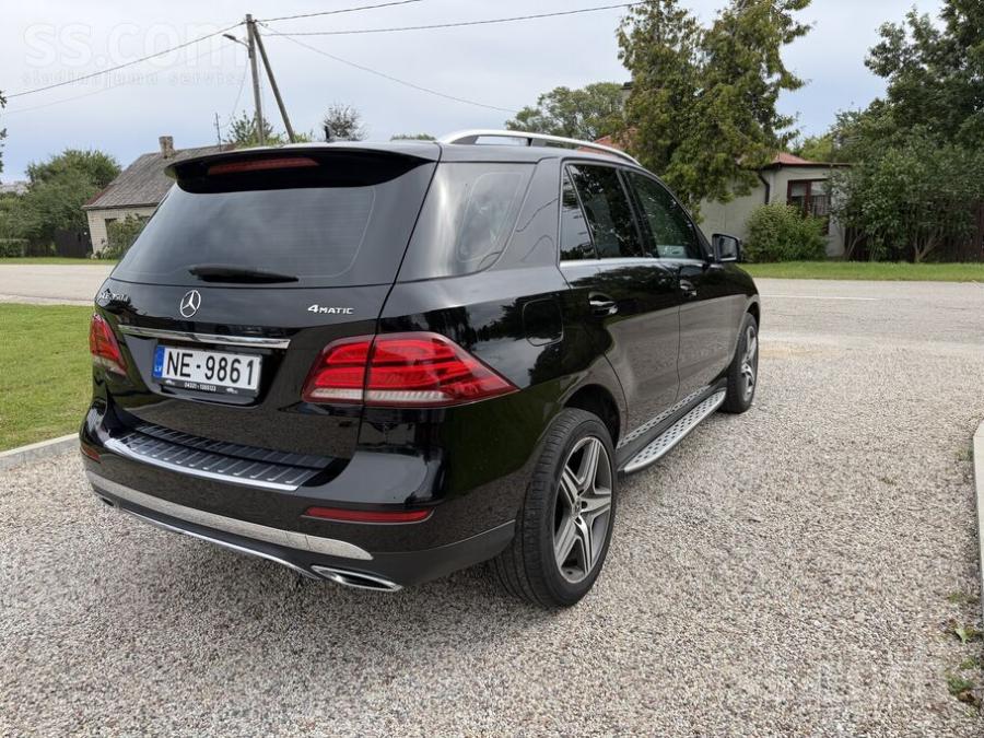 Melns Mercedes-Benz GLE 350 2018 Ventspils, ar dzinēja tilpumu 3.00 L un nobraukumu 309 tūkst. km par 18500 €, foto 7 vietnē AUTOMOTO.COM.LV