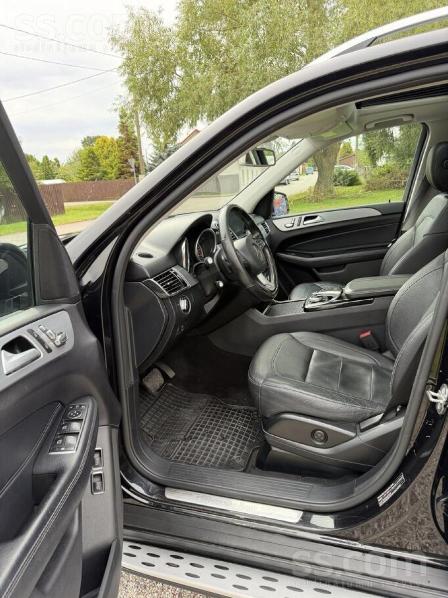 Melns Mercedes-Benz GLE 350 2018 Ventspils, ar dzinēja tilpumu 3.00 L un nobraukumu 309 tūkst. km par 18500 €, foto 10 vietnē AUTOMOTO.COM.LV