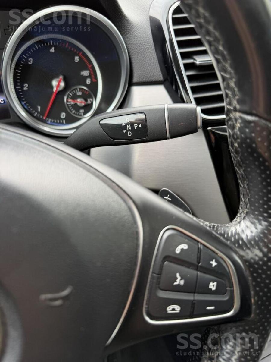 Melns Mercedes-Benz GLE 350 2018 Ventspils, ar dzinēja tilpumu 3.00 L un nobraukumu 309 tūkst. km par 18500 €, foto 15 vietnē AUTOMOTO.COM.LV