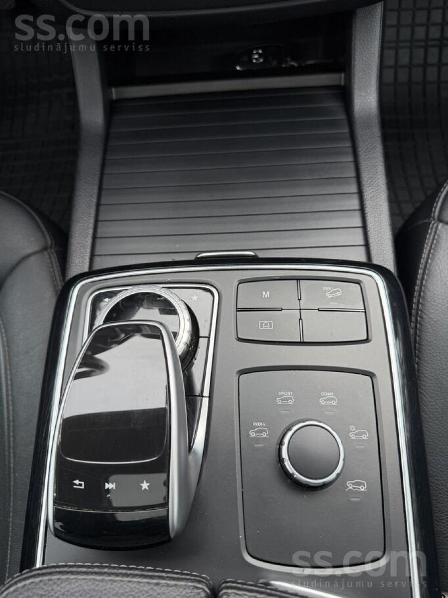 Melns Mercedes-Benz GLE 350 2018 Ventspils, ar dzinēja tilpumu 3.00 L un nobraukumu 309 tūkst. km par 18500 €, foto 22 vietnē AUTOMOTO.COM.LV