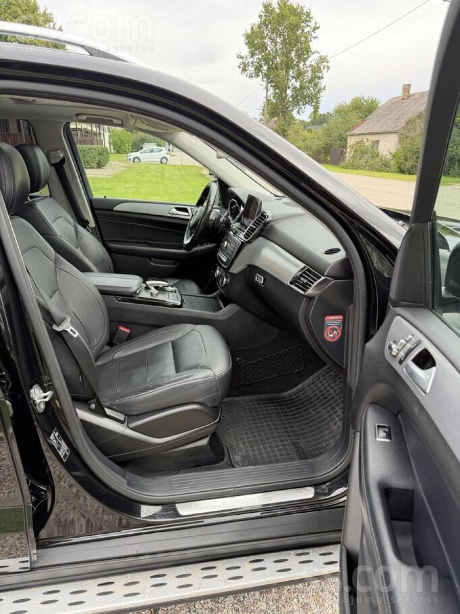 Melns Mercedes-Benz GLE 350 2018 Ventspils, ar dzinēja tilpumu 3.00 L un nobraukumu 309 tūkst. km par 18500 €, foto 23 vietnē AUTOMOTO.COM.LV