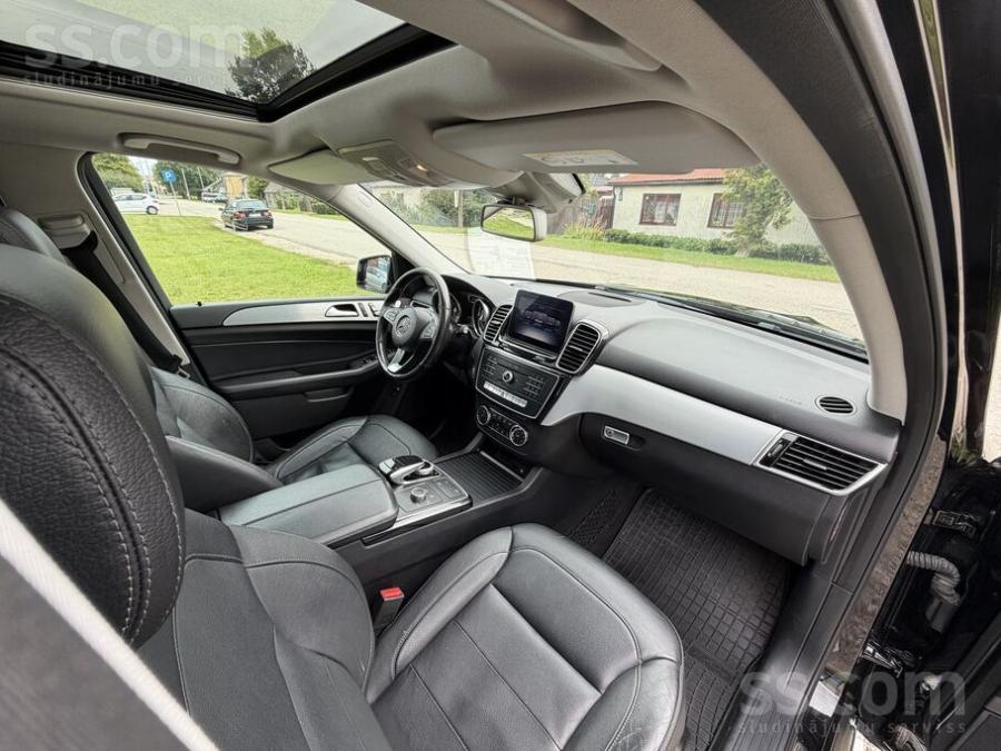 Melns Mercedes-Benz GLE 350 2018 Ventspils, ar dzinēja tilpumu 3.00 L un nobraukumu 309 tūkst. km par 18500 €, foto 24 vietnē AUTOMOTO.COM.LV