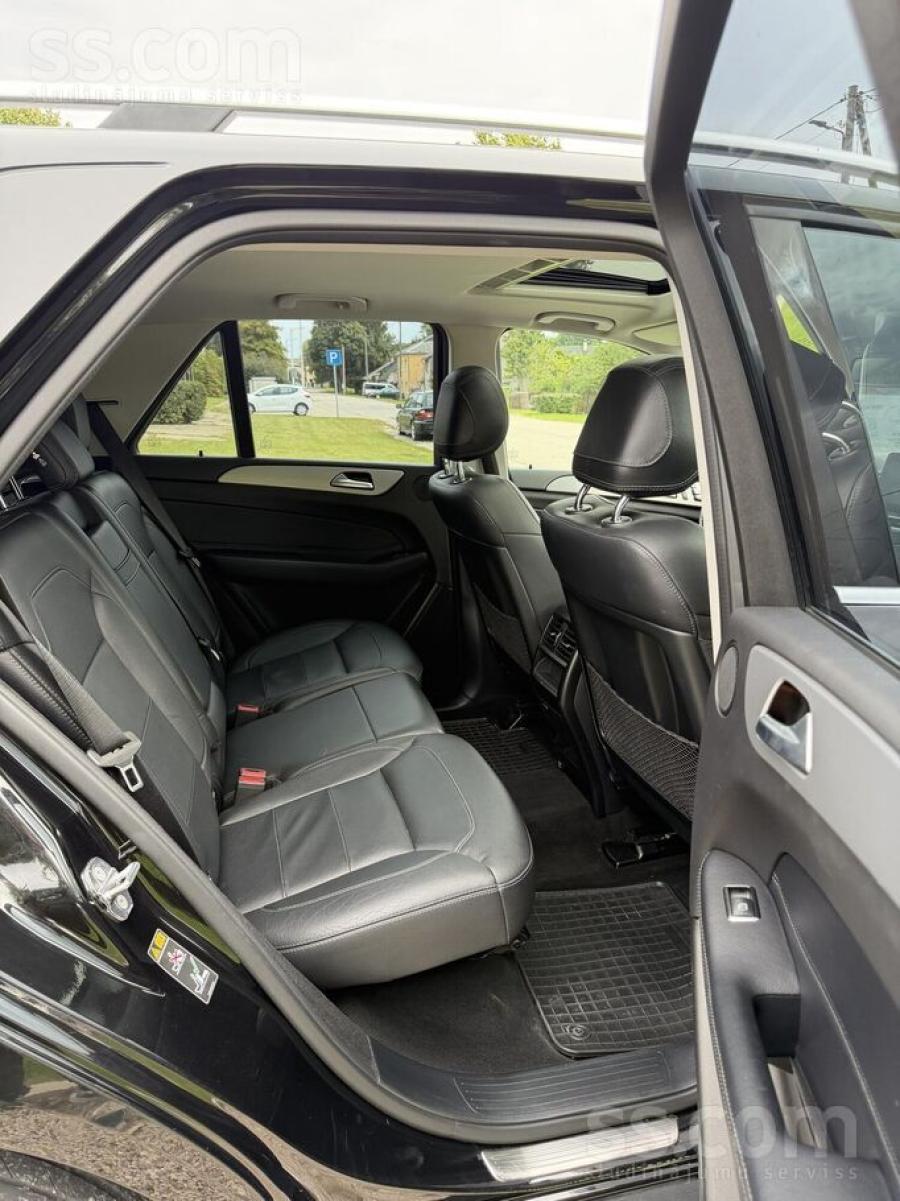Melns Mercedes-Benz GLE 350 2018 Ventspils, ar dzinēja tilpumu 3.00 L un nobraukumu 309 tūkst. km par 18500 €, foto 27 vietnē AUTOMOTO.COM.LV