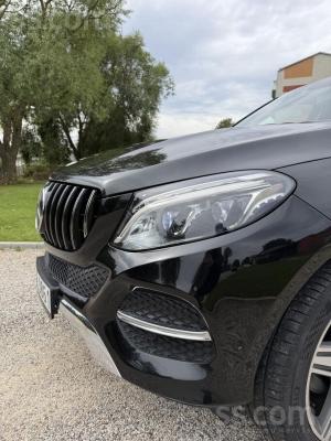 Melns Mercedes-Benz GLE 350 2018 Ventspils, ar dzinēja tilpumu 3.00 L un nobraukumu 309 tūkst. km par 18500 €, foto 32 vietnē AUTOMOTO.COM.LV