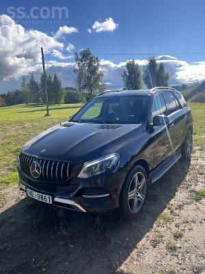 Melns Mercedes-Benz GLE 350 2018 Ventspils, ar dzinēja tilpumu 3.00 L un nobraukumu 310 tūkst. km par 18000 €, foto  vietnē AUTOMOTO.COM.LV