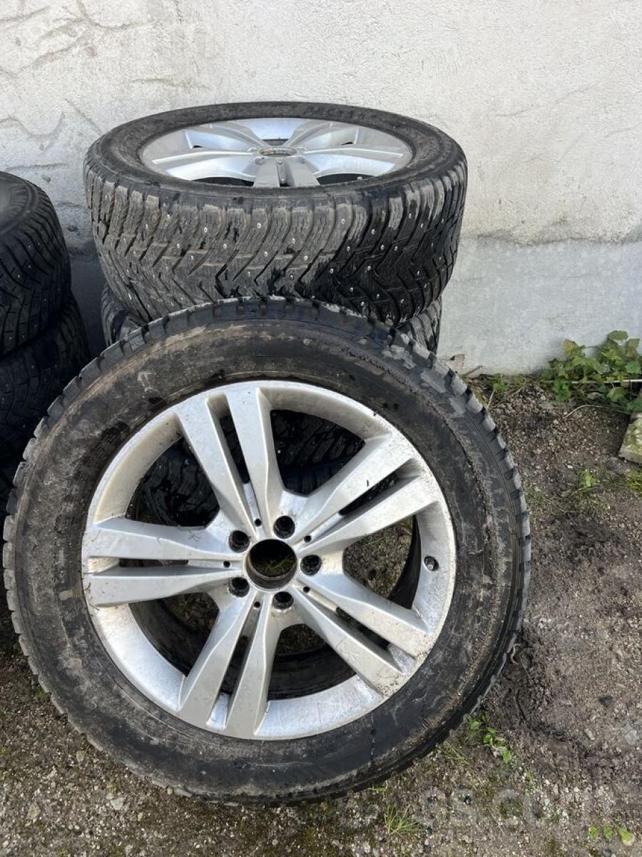 Melns Mercedes-Benz GLE 350 2018 Ventspils, ar dzinēja tilpumu 3.00 L un nobraukumu 310 tūkst. km par 18000 €, foto 4 vietnē AUTOMOTO.COM.LV