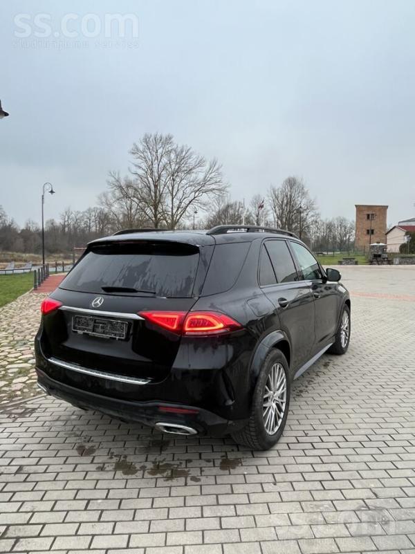 Black Mercedes-Benz GLE 350 2019 in Bauska, with an engine capacity of 2.90 L and mileage of 92 thousand km for 56500 €, photo 4 on AUTOMOTO.COM.LV