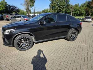 Melns Mercedes-Benz GLE 350 2019 Viļņa, ar dzinēja tilpumu 2.99 L un nobraukumu 108 tūkst. km par 47000 €, foto 3 vietnē AUTOMOTO.COM.LV