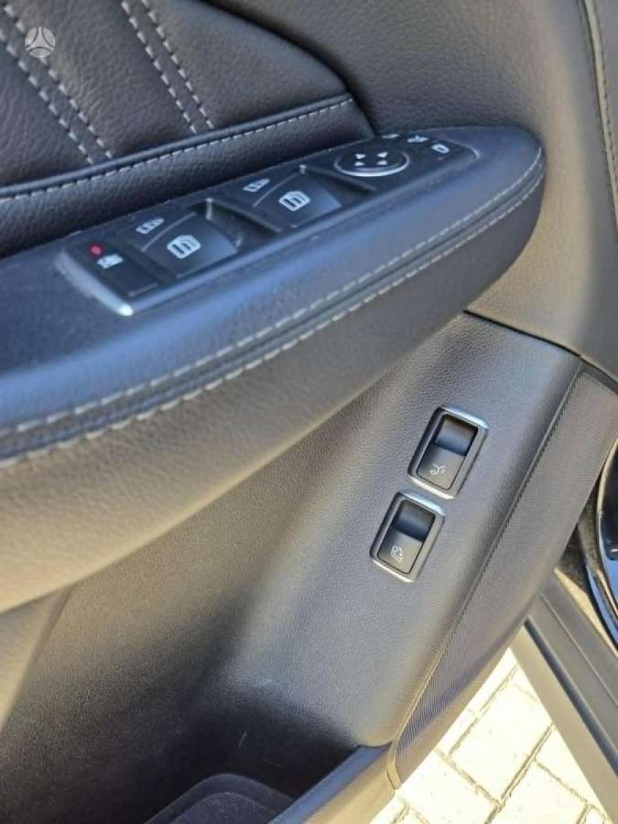 Melns Mercedes-Benz GLE 350 2019 Viļņa, ar dzinēja tilpumu 2.99 L un nobraukumu 108 tūkst. km par 47000 €, foto 15 vietnē AUTOMOTO.COM.LV