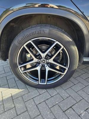 Melns Mercedes-Benz GLE 350 2019 Viļņa, ar dzinēja tilpumu 2.99 L un nobraukumu 108 tūkst. km par 47000 €, foto 20 vietnē AUTOMOTO.COM.LV