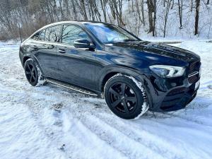Black Mercedes-Benz GLE 350 2020 in Kaunas, with an engine capacity of 2.93 L and mileage of 280 thousand km for 46755 €, photo 4 on AUTOMOTO.COM.LV