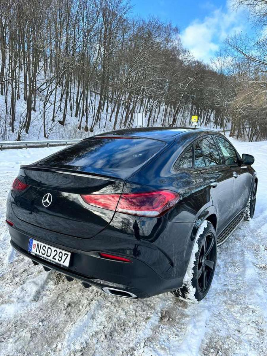 Black Mercedes-Benz GLE 350 2020 in Kaunas, with an engine capacity of 2.93 L and mileage of 280 thousand km for 46755 €, photo 7 on AUTOMOTO.COM.LV