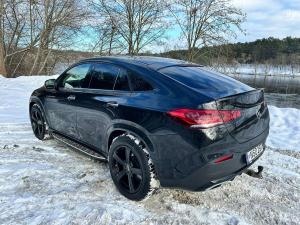 Black Mercedes-Benz GLE 350 2020 in Kaunas, with an engine capacity of 2.93 L and mileage of 280 thousand km for 46755 €, photo 8 on AUTOMOTO.COM.LV