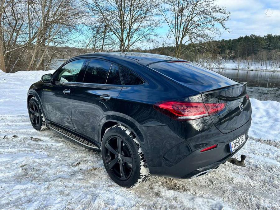 Black Mercedes-Benz GLE 350 2020 in Kaunas, with an engine capacity of 2.93 L and mileage of 280 thousand km for 46755 €, photo 8 on AUTOMOTO.COM.LV