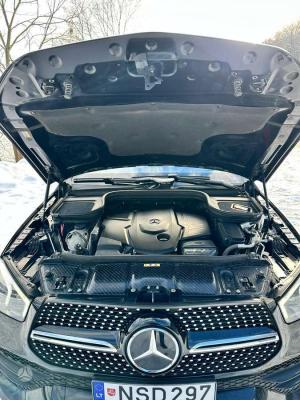 Black Mercedes-Benz GLE 350 2020 in Kaunas, with an engine capacity of 2.93 L and mileage of 280 thousand km for 46755 €, photo 28 on AUTOMOTO.COM.LV
