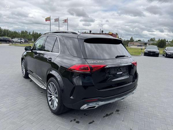 Melns Mercedes-Benz GLE 350 2020 Telšiai, ar dzinēja tilpumu 2.93 L un nobraukumu 222 tūkst. km par 39999 €, foto 4 vietnē AUTOMOTO.COM.LV