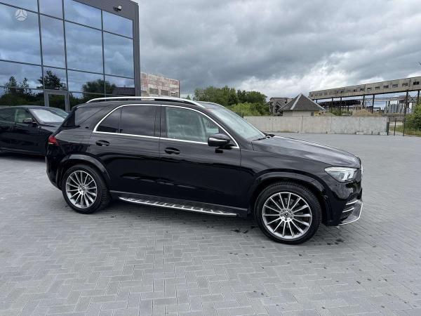 Melns Mercedes-Benz GLE 350 2020 Telšiai, ar dzinēja tilpumu 2.93 L un nobraukumu 222 tūkst. km par 39999 €, foto 8 vietnē AUTOMOTO.COM.LV