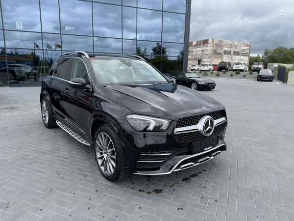 Melns Mercedes-Benz GLE 350 2020 Telšiai, ar dzinēja tilpumu 2.93 L un nobraukumu 222 tūkst. km par 39999 €, foto 9 vietnē AUTOMOTO.COM.LV
