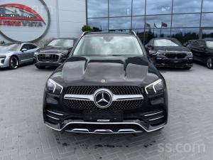 Black Mercedes-Benz GLE 350 2020 in Telschi, with an engine capacity of 2.90 L and mileage of 221 thousand km for 39990 €, photo 3 on AUTOMOTO.COM.LV