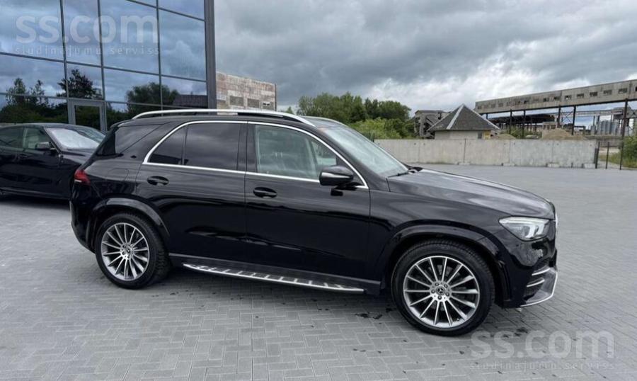 Black Mercedes-Benz GLE 350 2020 in Telschi, with an engine capacity of 2.90 L and mileage of 221 thousand km for 39990 €, photo 5 on AUTOMOTO.COM.LV