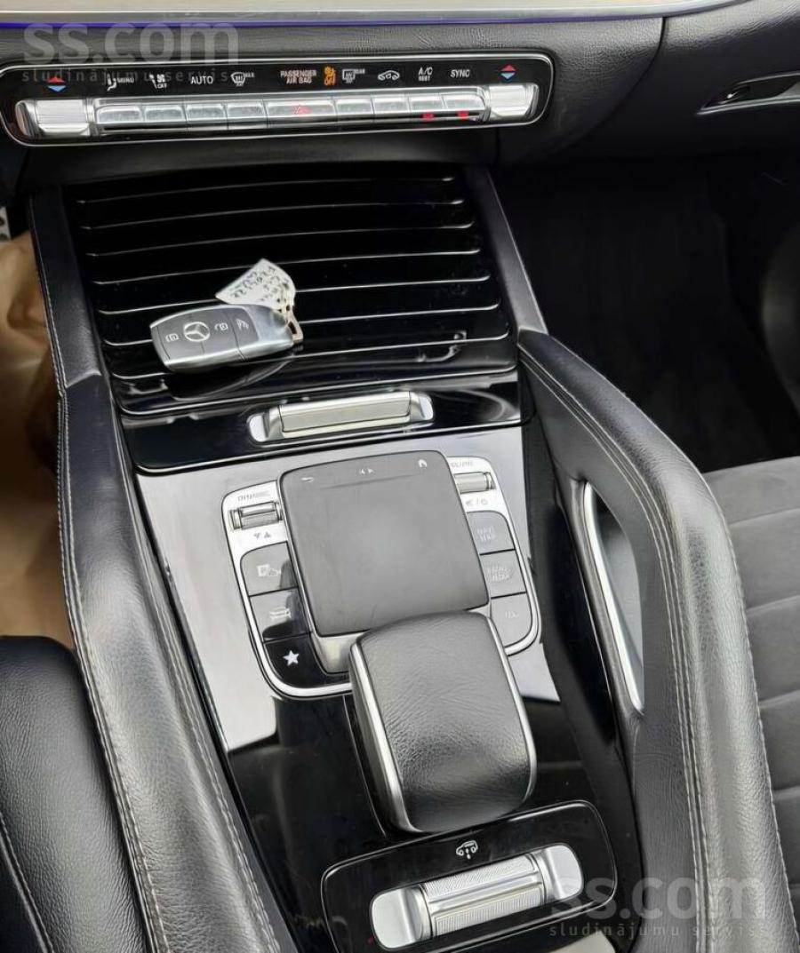 Black Mercedes-Benz GLE 350 2020 in Telschi, with an engine capacity of 2.90 L and mileage of 221 thousand km for 39990 €, photo 18 on AUTOMOTO.COM.LV