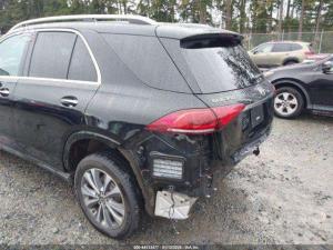 Melns Mercedes-Benz GLE 350 2020 Klaipėda, ar dzinēja tilpumu 2.00 L un nobraukumu 91 tūkst. km par 17900 €, foto 7 vietnē AUTOMOTO.COM.LV