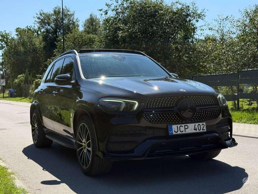 Черный Мерседес ГЛE 350 2020 в Вильнюс, объемом двигателя 2.00 л и пробегом 58 тыс. км за 45000 €, фото 1 на AUTOMOTO.COM.LV