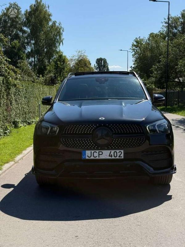 Melns Mercedes-Benz GLE 350 2020 Viļņa, ar dzinēja tilpumu 2.00 L un nobraukumu 58 tūkst. km par 45000 €, foto 4 vietnē AUTOMOTO.COM.LV