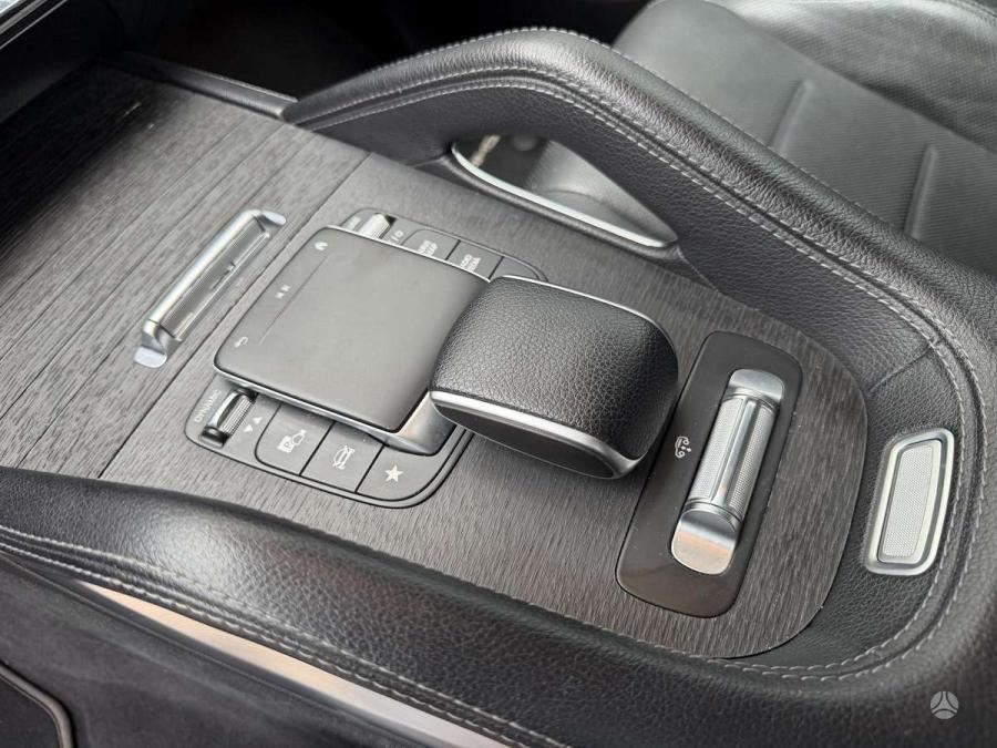 Melns Mercedes-Benz GLE 350 2020 Viļņa, ar dzinēja tilpumu 2.93 L un nobraukumu 180 tūkst. km par 58500 €, foto 18 vietnē AUTOMOTO.COM.LV