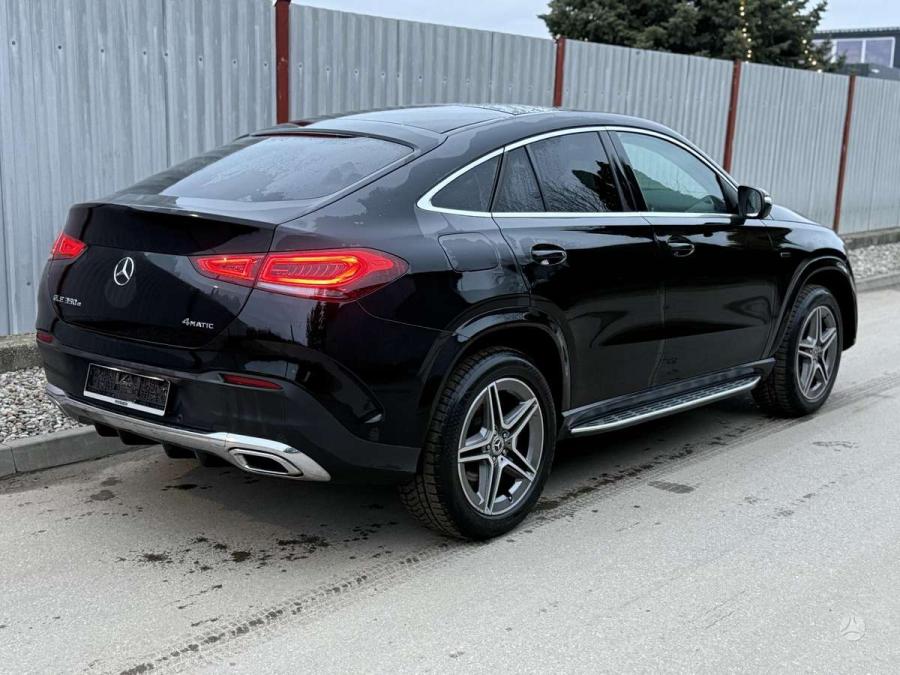 Melns Mercedes-Benz GLE 350 2021 Vilkaviškis, ar dzinēja tilpumu 1.99 L un nobraukumu 42 tūkst. km par 35900 €, foto 3 vietnē AUTOMOTO.COM.LV