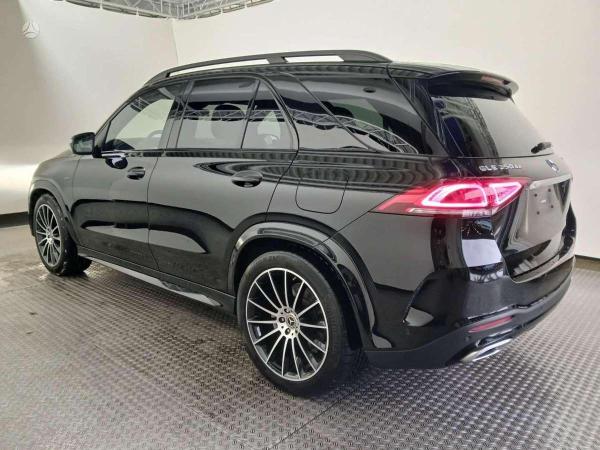 Melns Mercedes-Benz GLE 350 2021 Kauņa, ar dzinēja tilpumu 2.00 L un nobraukumu 122 tūkst. km par 49800 €, foto 4 vietnē AUTOMOTO.COM.LV