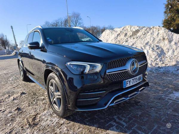 Melns Mercedes-Benz GLE 350 2021 Tauragė, ar dzinēja tilpumu 1.95 L un nobraukumu 120 tūkst. km par 48500 €, foto 1 vietnē AUTOMOTO.COM.LV