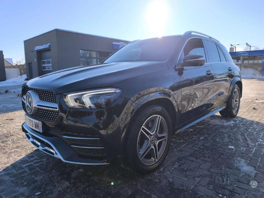 Melns Mercedes-Benz GLE 350 2021 Tauragė, ar dzinēja tilpumu 1.95 L un nobraukumu 120 tūkst. km par 48500 €, foto 3 vietnē AUTOMOTO.COM.LV