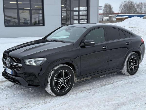 Black Mercedes-Benz GLE 350 2021 in Panevezys, with an engine capacity of 2.93 L and mileage of 179 thousand km for 52800 €, photo 1 on AUTOMOTO.COM.LV