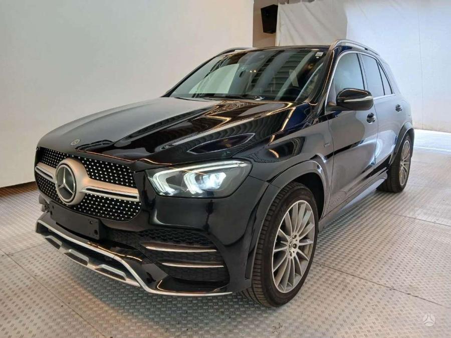 Melns Mercedes-Benz GLE 350 2021 Tukums, ar dzinēja tilpumu 1.95 L un nobraukumu 95 tūkst. km par 52990 €, foto 1 vietnē AUTOMOTO.COM.LV