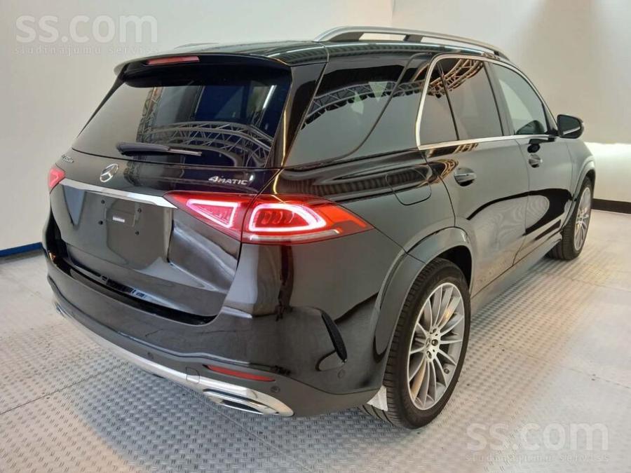 Black Mercedes-Benz GLE 350 2021 in Tukums, with an engine capacity of 2.00 L and mileage of 0 thousand km for 52990 €, photo 4 on AUTOMOTO.COM.LV