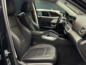Melns Mercedes-Benz GLE 350 2021 Rīga, ar dzinēja tilpumu 2.00 L un nobraukumu 188 tūkst. km par 34990 €, foto 17 vietnē AUTOMOTO.COM.LV