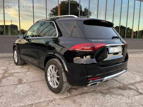 Black Mercedes-Benz GLE 350 2021 in Riga, with an engine capacity of 2.00 L and mileage of 149 thousand km for 38900 €, photo 5 on AUTOMOTO.COM.LV