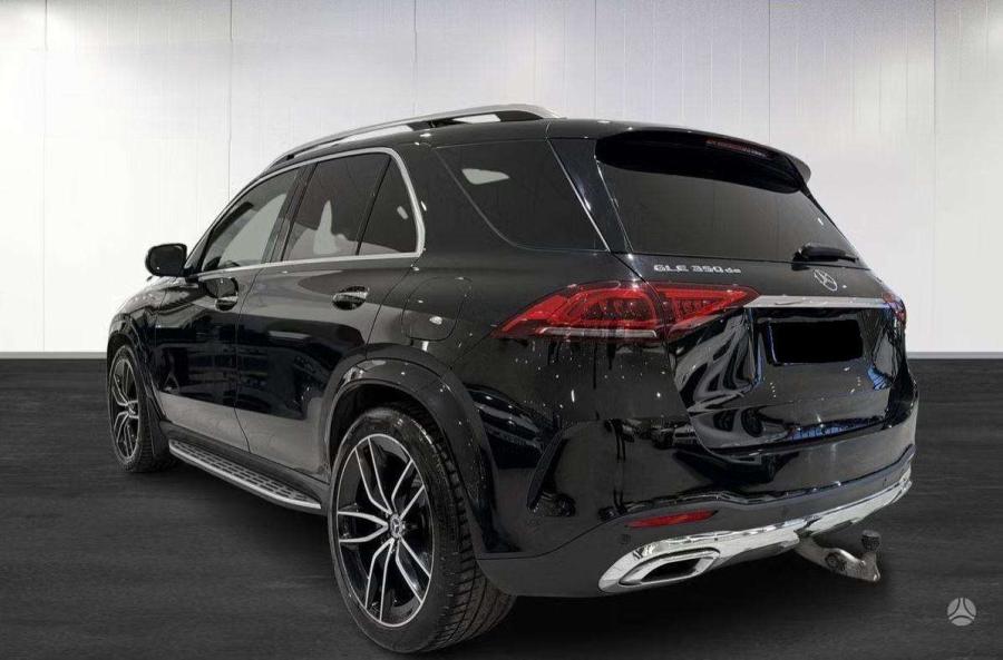 Melns Mercedes-Benz GLE 350 2022 Viļņa, ar dzinēja tilpumu 1.95 L un nobraukumu 184 tūkst. km par 54000 €, foto 14 vietnē AUTOMOTO.COM.LV
